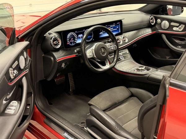 Red Mercedes-Benz E 300 2018 in Kaunas, with an engine capacity of 1.99 L and mileage of 153 thousand km for 26900 €, photo 10 on AUTOMOTO.COM.LV