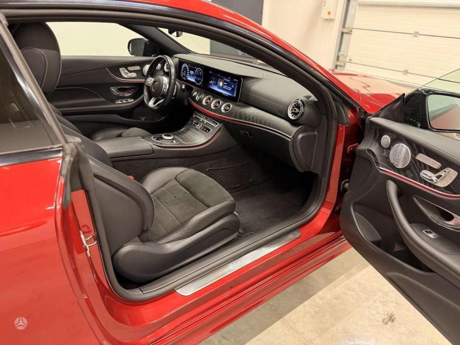 Sarkans Mercedes-Benz E 300 2018 Kauņa, ar dzinēja tilpumu 1.99 L un nobraukumu 153 tūkst. km par 26900 €, foto 12 vietnē AUTOMOTO.COM.LV