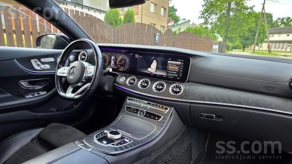 Red Mercedes-Benz E 300 2018 in Ogre, with an engine capacity of 2.00 L and mileage of 158 thousand km for 34900 €, photo 5 on AUTOMOTO.COM.LV