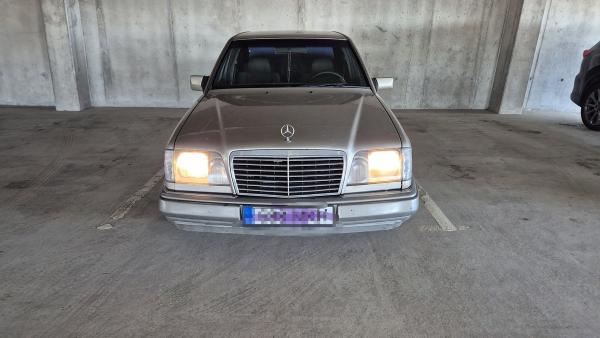 Mercedes-Benz E 300 1994 Tallina vietnÄ Mercedes-Benz E 300 1994 Tallina, ar dzinÄja tilpumu 3.00 L un nobraukumu 522 tÅ«kst. km par 2000 ā¬, foto 10 vietnÄ AUTOMOTO.COM.LV