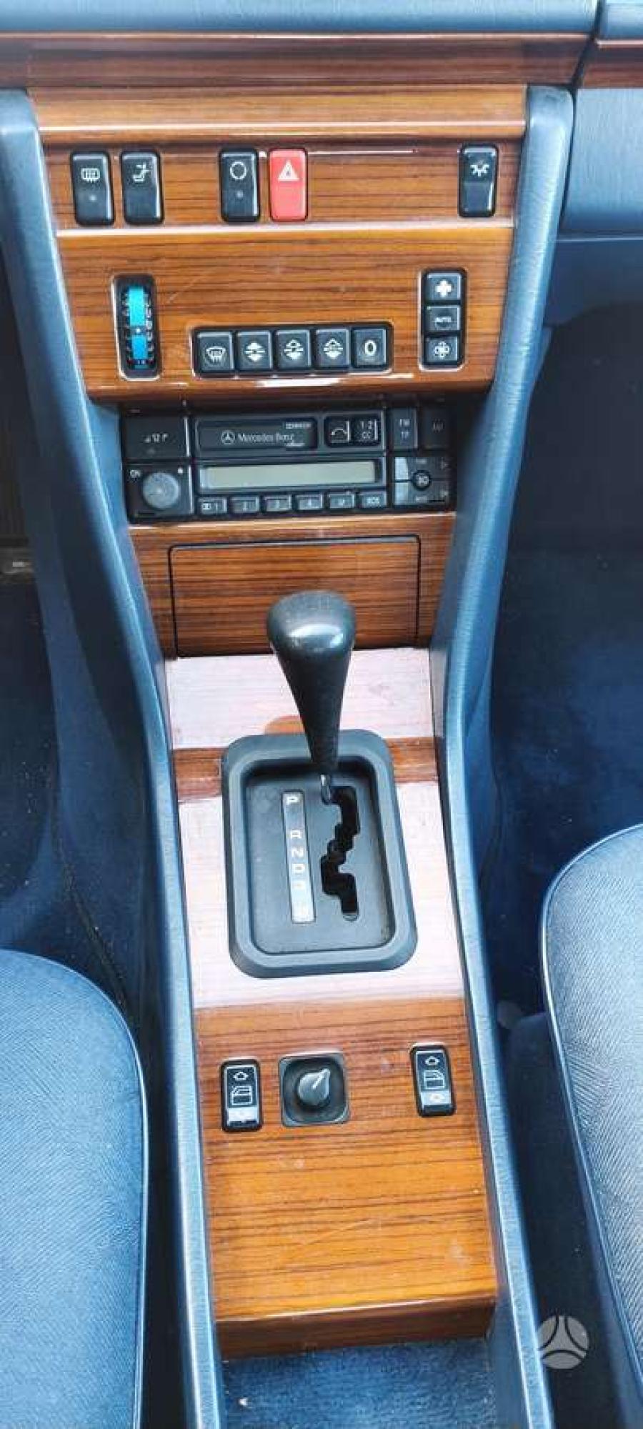 Mercedes-Benz E 300 1995 in Vilnius, with an engine capacity of 3.00 L and mileage of 279 thousand km for 4999 €, photo 6 on AUTOMOTO.COM.LV