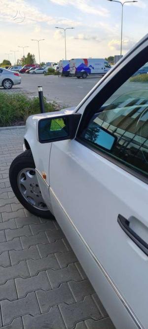 Mercedes-Benz E 300 1995 in Vilnius, with an engine capacity of 3.00 L and mileage of 279 thousand km for 4999 €, photo 14 on AUTOMOTO.COM.LV