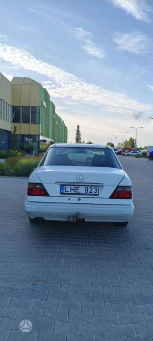 Mercedes-Benz E 300 1995 in Vilnius, with an engine capacity of 3.00 L and mileage of 279 thousand km for 4999 €, photo 17 on AUTOMOTO.COM.LV