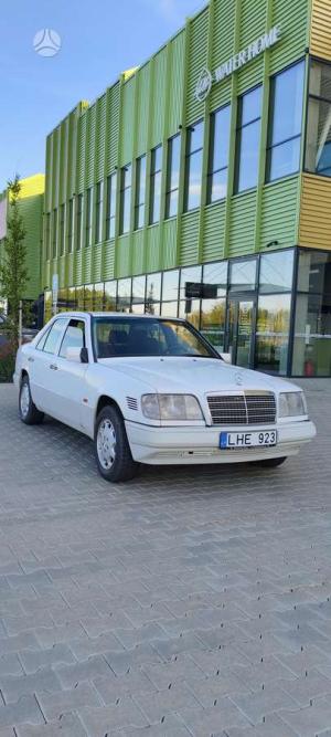 Mercedes-Benz E 300 1995 in Vilnius, with an engine capacity of 3.00 L and mileage of 279 thousand km for 4999 €, photo 20 on AUTOMOTO.COM.LV