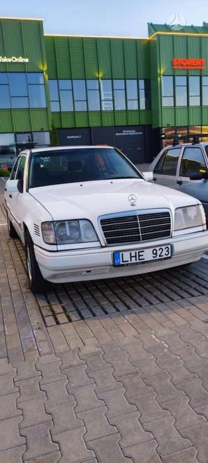Mercedes-Benz E 300 1995 in Vilnius, with an engine capacity of 3.00 L and mileage of 279 thousand km for 4999 €, photo 22 on AUTOMOTO.COM.LV