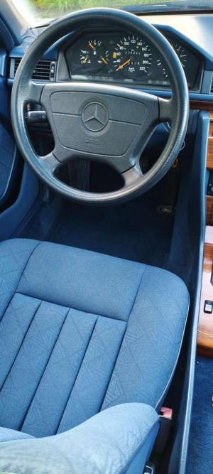 Mercedes-Benz E 300 1995 in Vilnius, with an engine capacity of 3.00 L and mileage of 279 thousand km for 4999 €, photo 25 on AUTOMOTO.COM.LV