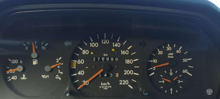 Mercedes-Benz E 300 1995 in Vilnius, with an engine capacity of 3.00 L and mileage of 279 thousand km for 4999 €, photo 33 on AUTOMOTO.COM.LV