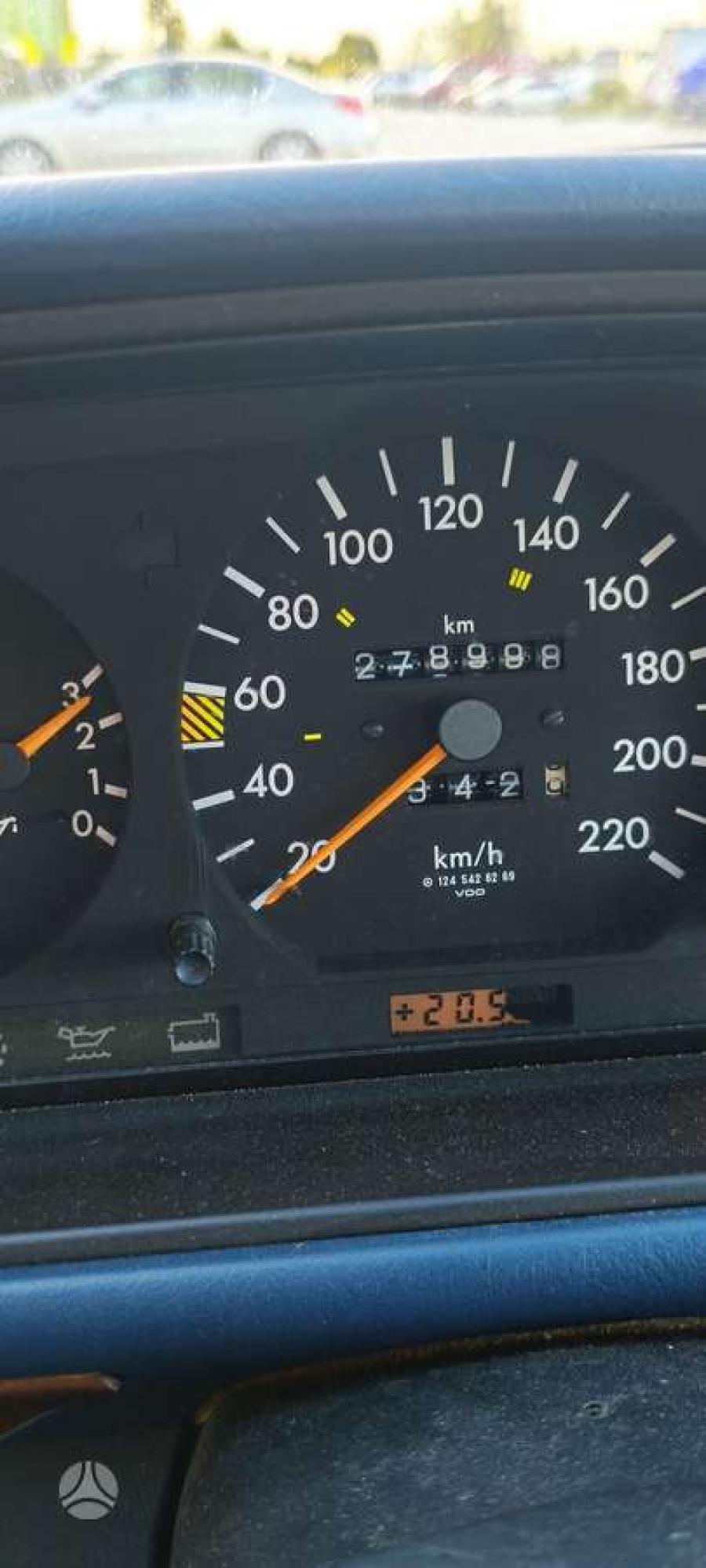 Mercedes-Benz E 300 1995 in Vilnius, with an engine capacity of 3.00 L and mileage of 279 thousand km for 4999 €, photo 34 on AUTOMOTO.COM.LV