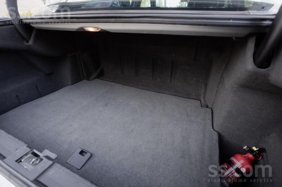 Mercedes-Benz E 300 1997 Rīga, ar dzinēja tilpumu 3.00 L un nobraukumu 193 tūkst. km par 8500 €, foto 23 vietnē AUTOMOTO.COM.LV