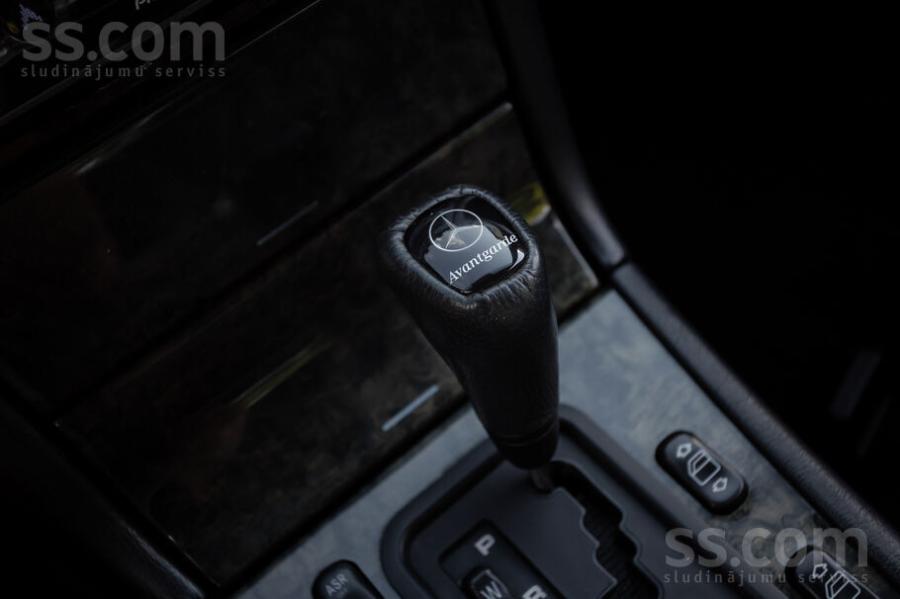 Mercedes-Benz E 300 1997 Rīga, ar dzinēja tilpumu 3.00 L un nobraukumu 193 tūkst. km par 8500 €, foto 29 vietnē AUTOMOTO.COM.LV