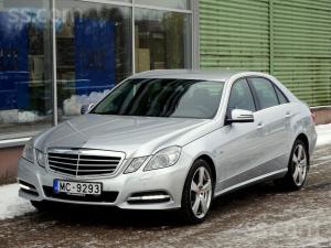 Mercedes-Benz E 300 2010 Rīga, ar dzinēja tilpumu 3.00 L un nobraukumu 233 tūkst. km par 9100 €, foto  vietnē AUTOMOTO.COM.LV