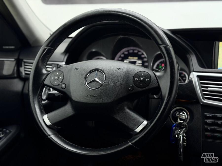 Mercedes-Benz E 300 2011 Avižieniai, ar dzinēja tilpumu 3.00 L un nobraukumu 246 tūkst. km par 7900 €, foto 18 vietnē AUTOMOTO.COM.LV