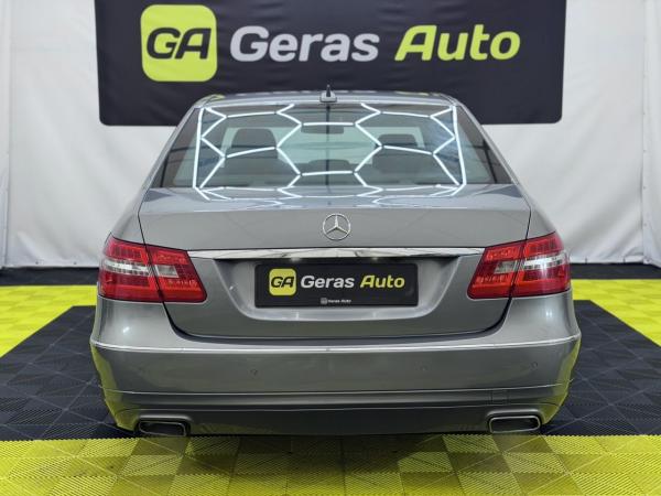 Mercedes-Benz E 300 2011 in Vilnius, with an engine capacity of 0.00 L and mileage of 0 thousand km for 7900 €, photo 5 on AUTOMOTO.COM.LV