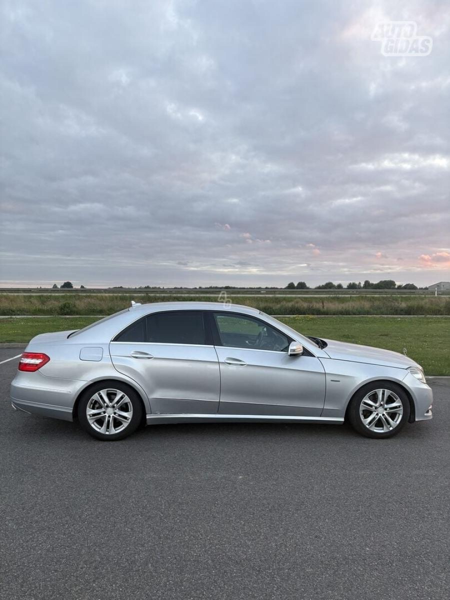 Mercedes-Benz E 300 2012 Kauņa, ar dzinēja tilpumu 3.00 L un nobraukumu 410 tūkst. km par 4900 €, foto 5 vietnē AUTOMOTO.COM.LV