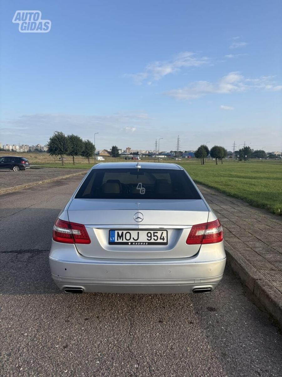 Mercedes-Benz E 300 2012 in Kaunas, with an engine capacity of 3.00 L and mileage of 410 thousand km for 4600 €, photo 4 on AUTOMOTO.COM.LV
