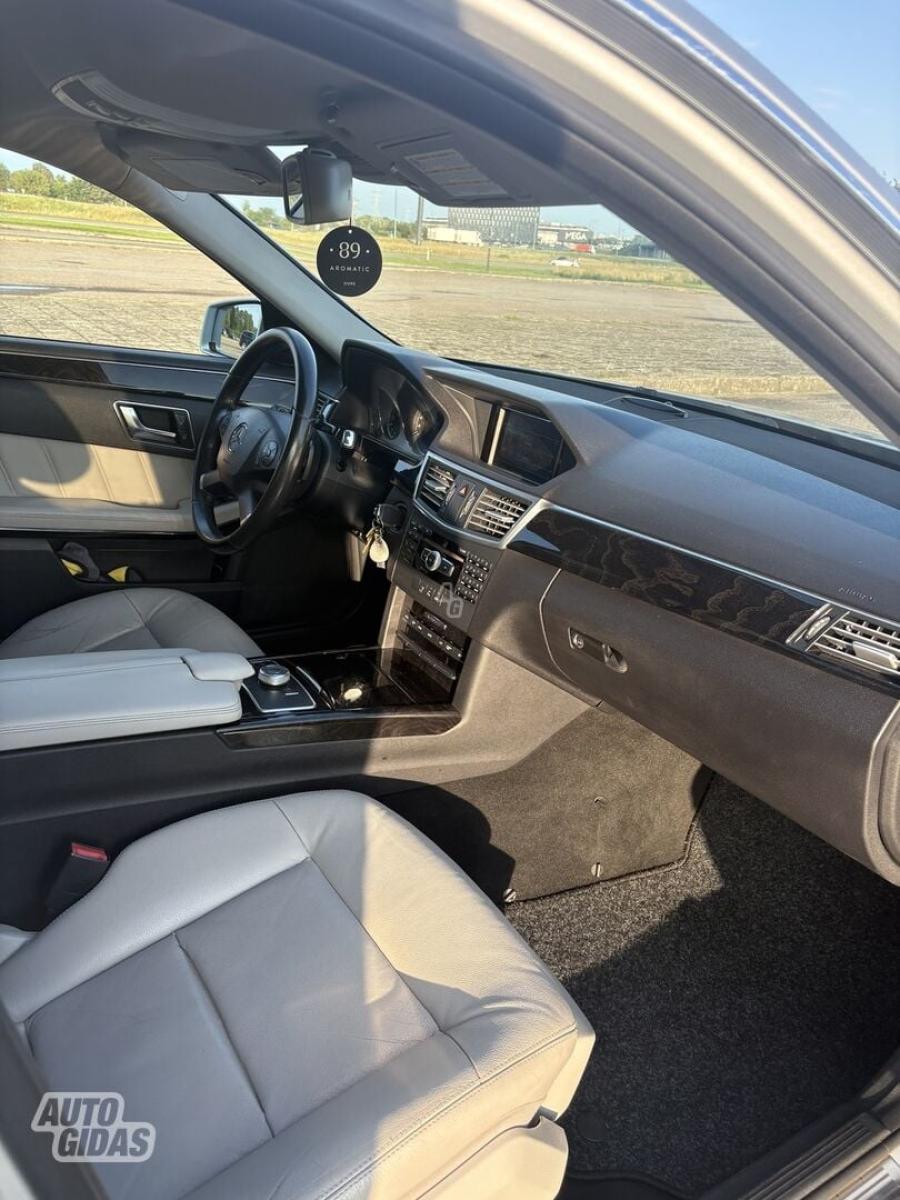 Mercedes-Benz E 300 2012 in Kaunas, with an engine capacity of 3.00 L and mileage of 410 thousand km for 4600 €, photo 9 on AUTOMOTO.COM.LV