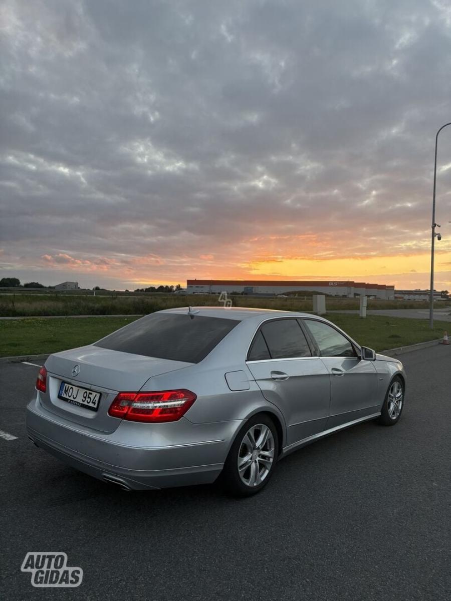 Mercedes-Benz E 300 2012 in Kaunas, with an engine capacity of 3.00 L and mileage of 410 thousand km for 4600 €, photo 11 on AUTOMOTO.COM.LV