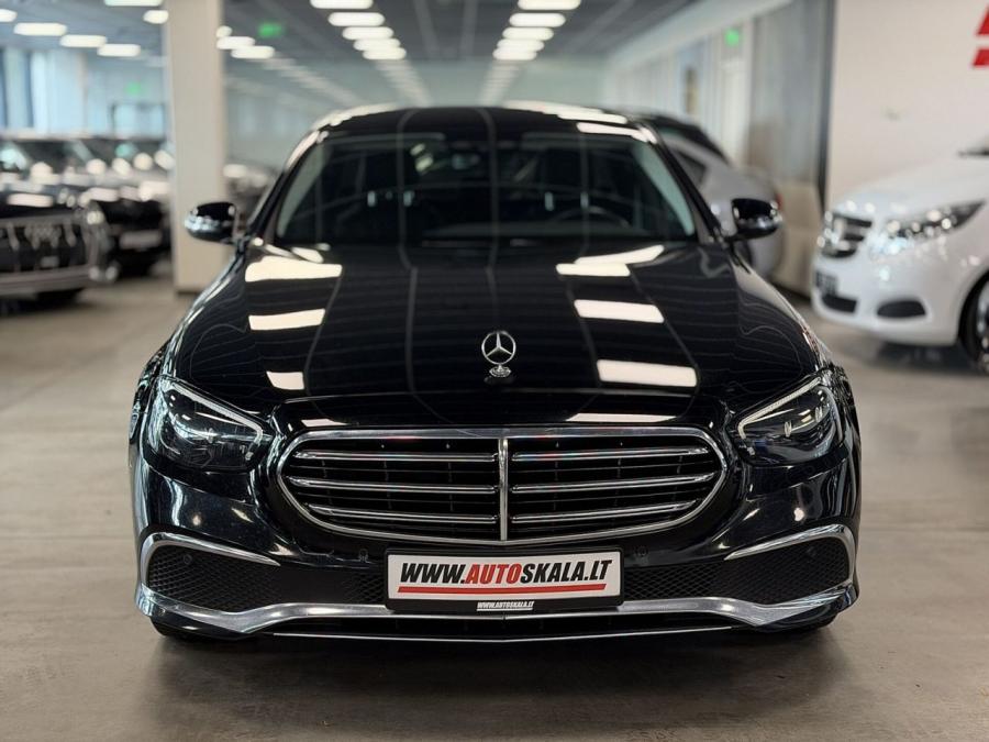 Mercedes-Benz E 300 2021 in Klaipeda, with an engine capacity of 1.99 L and mileage of 126 thousand km for 35500 €, photo 3 on AUTOMOTO.COM.LV