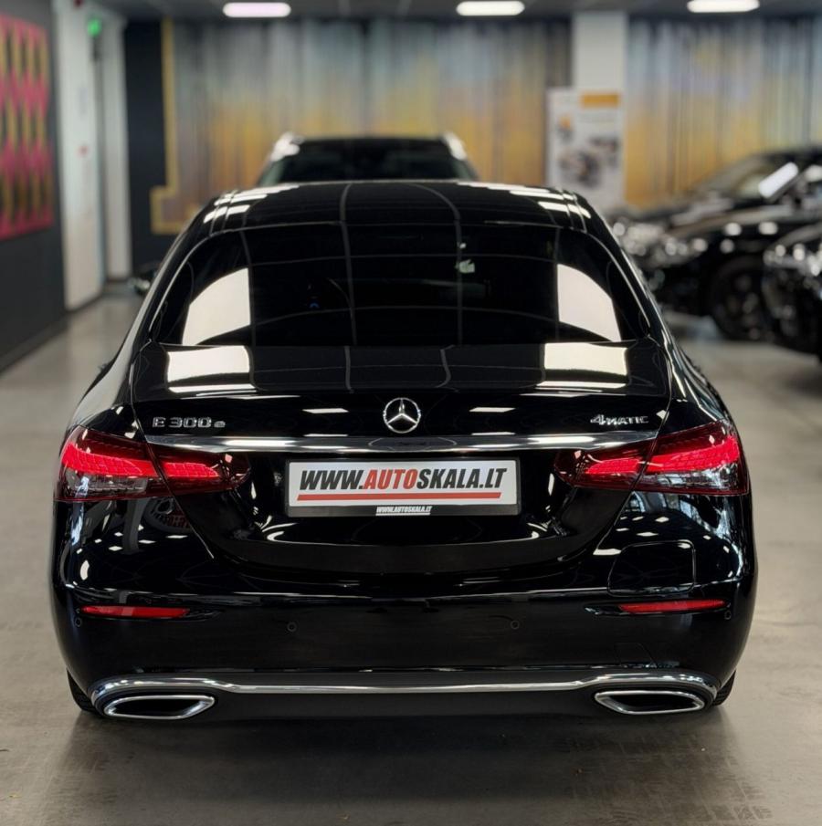 Mercedes-Benz E 300 2021 in Klaipeda, with an engine capacity of 1.99 L and mileage of 126 thousand km for 35500 €, photo 4 on AUTOMOTO.COM.LV