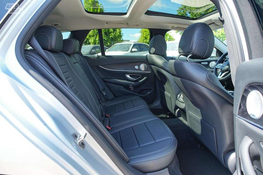 Mercedes-Benz E 300 2019 in Marijampole, with an engine capacity of 2.00 L and mileage of 198 thousand km for 20950 €, photo 26 on AUTOMOTO.COM.LV