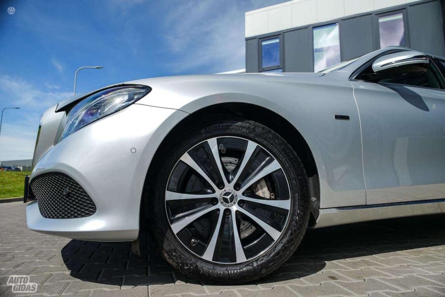 Mercedes-Benz E 300 2019 in Kaunas, with an engine capacity of 2.00 L and mileage of 198 thousand km for 20250 €, photo 7 on AUTOMOTO.COM.LV
