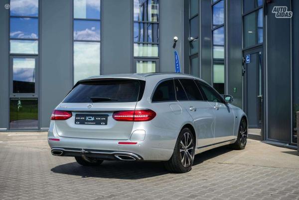 Mercedes-Benz E 300 2019 in Kaunas, with an engine capacity of 2.00 L and mileage of 198 thousand km for 20250 €, photo 9 on AUTOMOTO.COM.LV