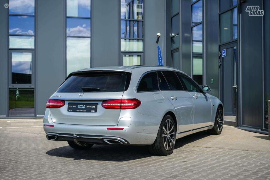Mercedes-Benz E 300 2019 in Kaunas, with an engine capacity of 2.00 L and mileage of 198 thousand km for 20250 €, photo 10 on AUTOMOTO.COM.LV