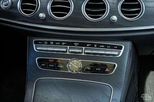 Mercedes-Benz E 300 2019 in Kaunas, with an engine capacity of 2.00 L and mileage of 198 thousand km for 20250 €, photo 22 on AUTOMOTO.COM.LV