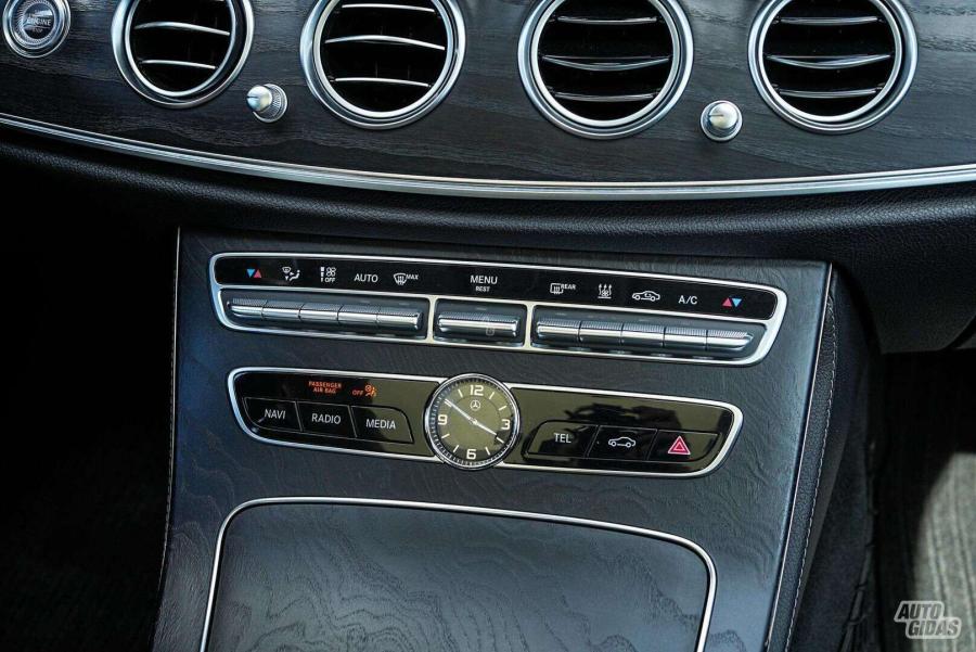Mercedes-Benz E 300 2019 in Kaunas, with an engine capacity of 2.00 L and mileage of 198 thousand km for 20250 €, photo 22 on AUTOMOTO.COM.LV