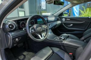 Mercedes-Benz E 300 2019 in Kaunas, with an engine capacity of 2.00 L and mileage of 198 thousand km for 20250 €, photo 27 on AUTOMOTO.COM.LV