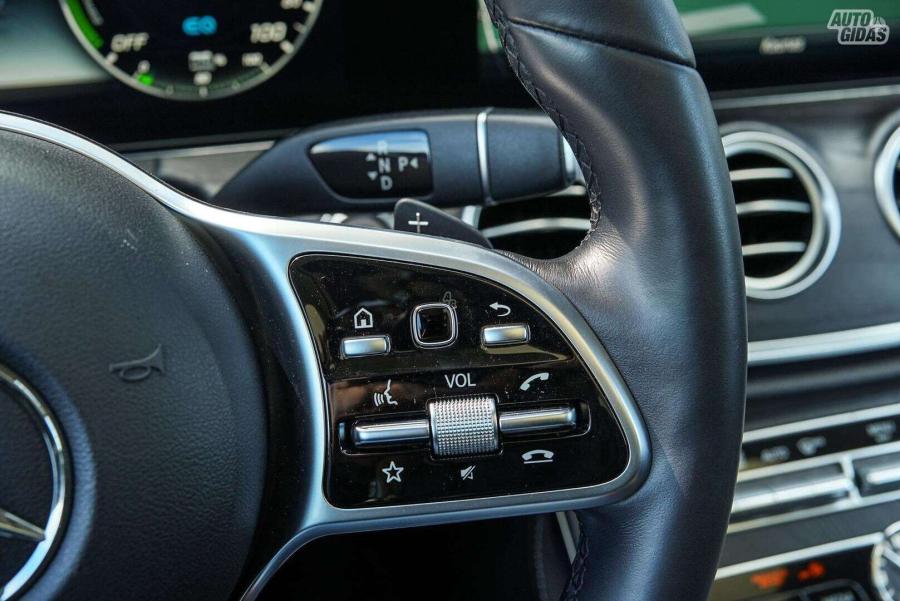 Mercedes-Benz E 300 2019 in Kaunas, with an engine capacity of 2.00 L and mileage of 198 thousand km for 20250 €, photo 35 on AUTOMOTO.COM.LV