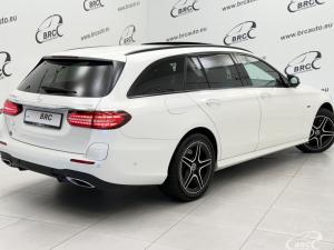 Mercedes-Benz E 300 2021 in Vilnius, with an engine capacity of 1.95 L and mileage of 105 thousand km for 27900 €, photo 3 on AUTOMOTO.COM.LV