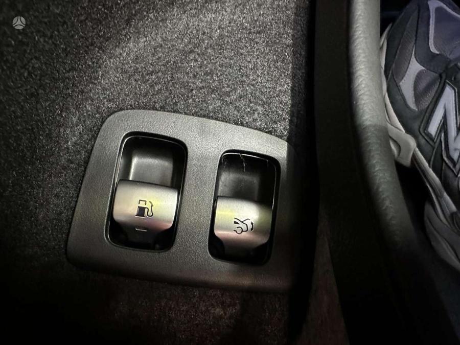 Mercedes-Benz E 300 2025 in Kaunas, with an engine capacity of 2.00 L and mileage of 21 thousand km for 53500 €, photo 21 on AUTOMOTO.COM.LV