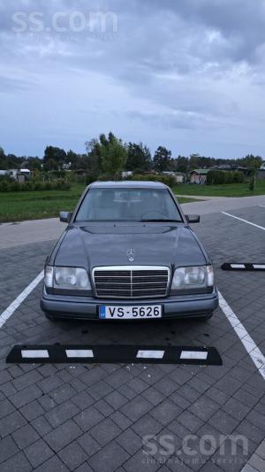 Violets Mercedes-Benz E 300 1994 Rīga, ar dzinēja tilpumu 3.00 L un nobraukumu 227 tūkst. km par 5200 €, foto 3 vietnē AUTOMOTO.COM.LV