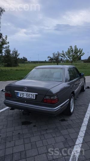 Violets Mercedes-Benz E 300 1994 Rīga, ar dzinēja tilpumu 3.00 L un nobraukumu 227 tūkst. km par 5200 €, foto 4 vietnē AUTOMOTO.COM.LV