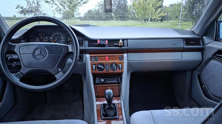 Violets Mercedes-Benz E 300 1994 Rīga, ar dzinēja tilpumu 3.00 L un nobraukumu 227 tūkst. km par 5200 €, foto 7 vietnē AUTOMOTO.COM.LV