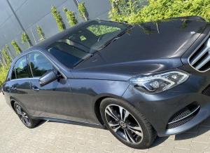 Violet Mercedes-Benz E 300 2013 in Vilnius, with an engine capacity of 0.00 L and mileage of 400 thousand km for 7999 €, photo 3 on AUTOMOTO.COM.LV