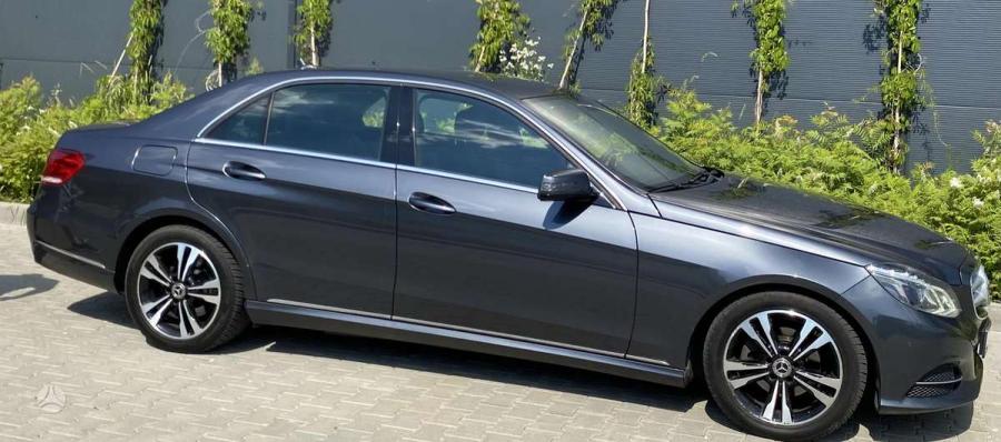Violet Mercedes-Benz E 300 2013 in Vilnius, with an engine capacity of 0.00 L and mileage of 400 thousand km for 7999 €, photo 8 on AUTOMOTO.COM.LV