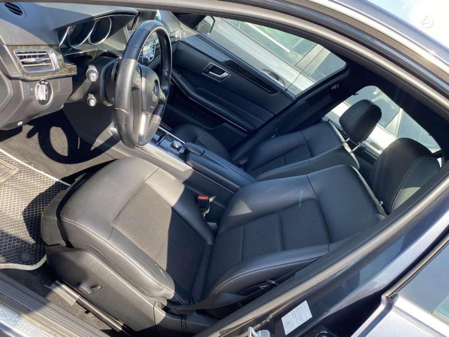 Violet Mercedes-Benz E 300 2013 in Vilnius, with an engine capacity of 0.00 L and mileage of 400 thousand km for 7999 €, photo 10 on AUTOMOTO.COM.LV
