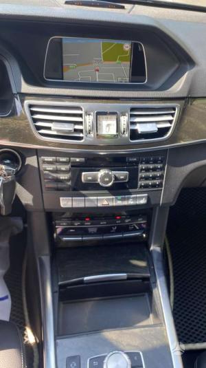 Violet Mercedes-Benz E 300 2013 in Vilnius, with an engine capacity of 0.00 L and mileage of 400 thousand km for 7999 €, photo 23 on AUTOMOTO.COM.LV