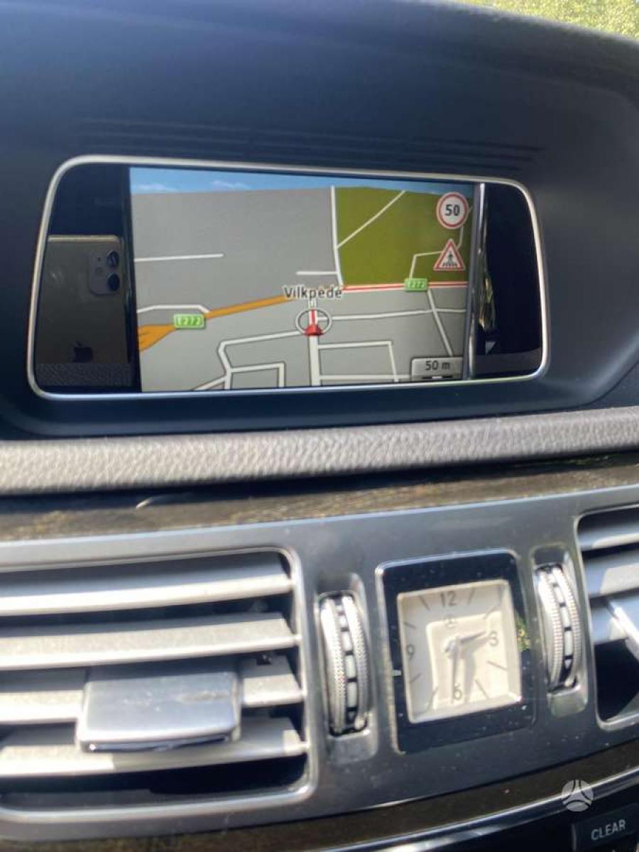 Violet Mercedes-Benz E 300 2013 in Vilnius, with an engine capacity of 0.00 L and mileage of 400 thousand km for 7999 €, photo 24 on AUTOMOTO.COM.LV