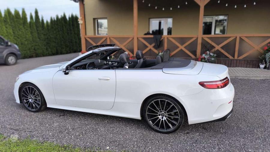 Balts Mercedes-Benz E 300 2018 Kuršėnai, ar dzinēja tilpumu 1.99 L un nobraukumu 75 tūkst. km par 30500 €, foto 11 vietnē AUTOMOTO.COM.LV