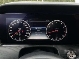 Balts Mercedes-Benz E 300 2018 Kuršėnai, ar dzinēja tilpumu 1.99 L un nobraukumu 75 tūkst. km par 30500 €, foto 18 vietnē AUTOMOTO.COM.LV