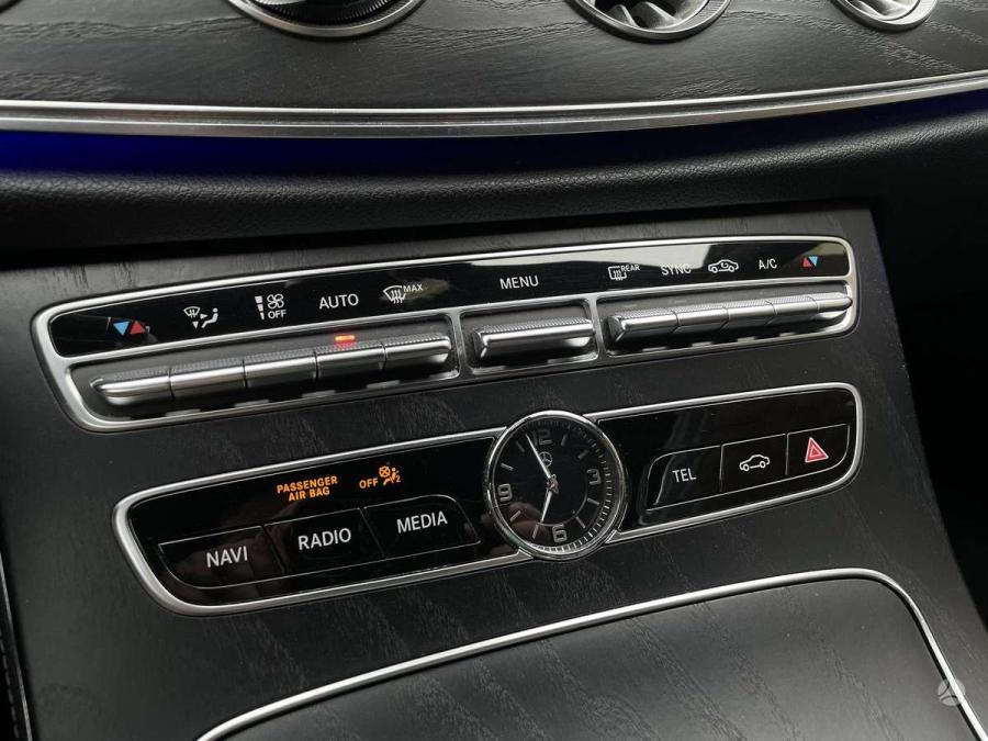 Balts Mercedes-Benz E 300 2018 Kuršėnai, ar dzinēja tilpumu 1.99 L un nobraukumu 75 tūkst. km par 30500 €, foto 25 vietnē AUTOMOTO.COM.LV