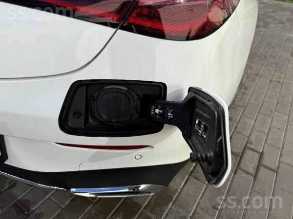 Белый Мерседес Е 300 2025 в Юрмала, объемом двигателя 3.00 л и пробегом 21 тыс. км за 64000 €, фото 10 на AUTOMOTO.COM.LV