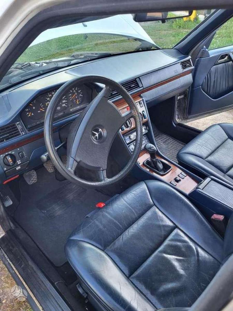 Balts Mercedes-Benz E 300 1989 Kretinga, ar dzinēja tilpumu 3.00 L un nobraukumu 525 tūkst. km par 3300 €, foto 6 vietnē AUTOMOTO.COM.LV