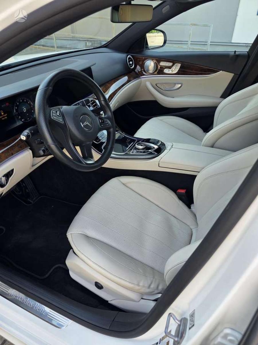 White Mercedes-Benz E 300 2017 in Kaunas, with an engine capacity of 2.00 L and mileage of 147 thousand km for 23000 €, photo 9 on AUTOMOTO.COM.LV