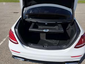 White Mercedes-Benz E 300 2017 in Kaunas, with an engine capacity of 2.00 L and mileage of 147 thousand km for 23000 €, photo 10 on AUTOMOTO.COM.LV