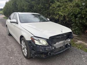 Белый Мерседес Е 300 2017 в Каунас, объемом двигателя 2.00 л и пробегом 140 тыс. км за 13900 €, фото 4 на AUTOMOTO.COM.LV