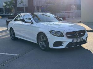 White Mercedes-Benz E 300 2018 in Kaunas, with an engine capacity of 1.99 L and mileage of 134 thousand km for 25000 €, photo 4 on AUTOMOTO.COM.LV